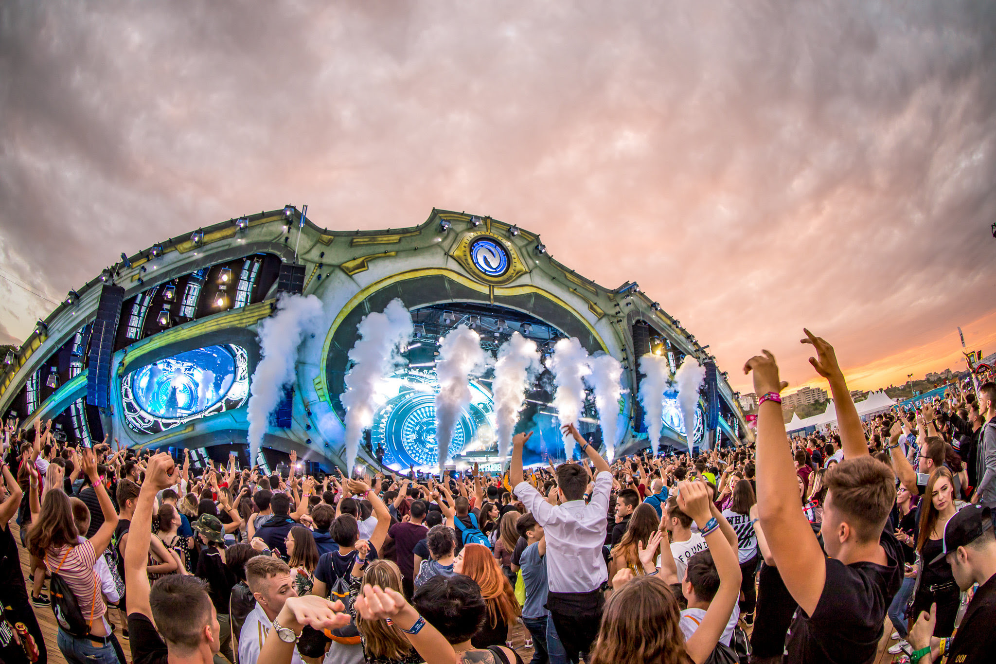 Romania’s biggest beach festival NEVERSEA announces first artists ...
